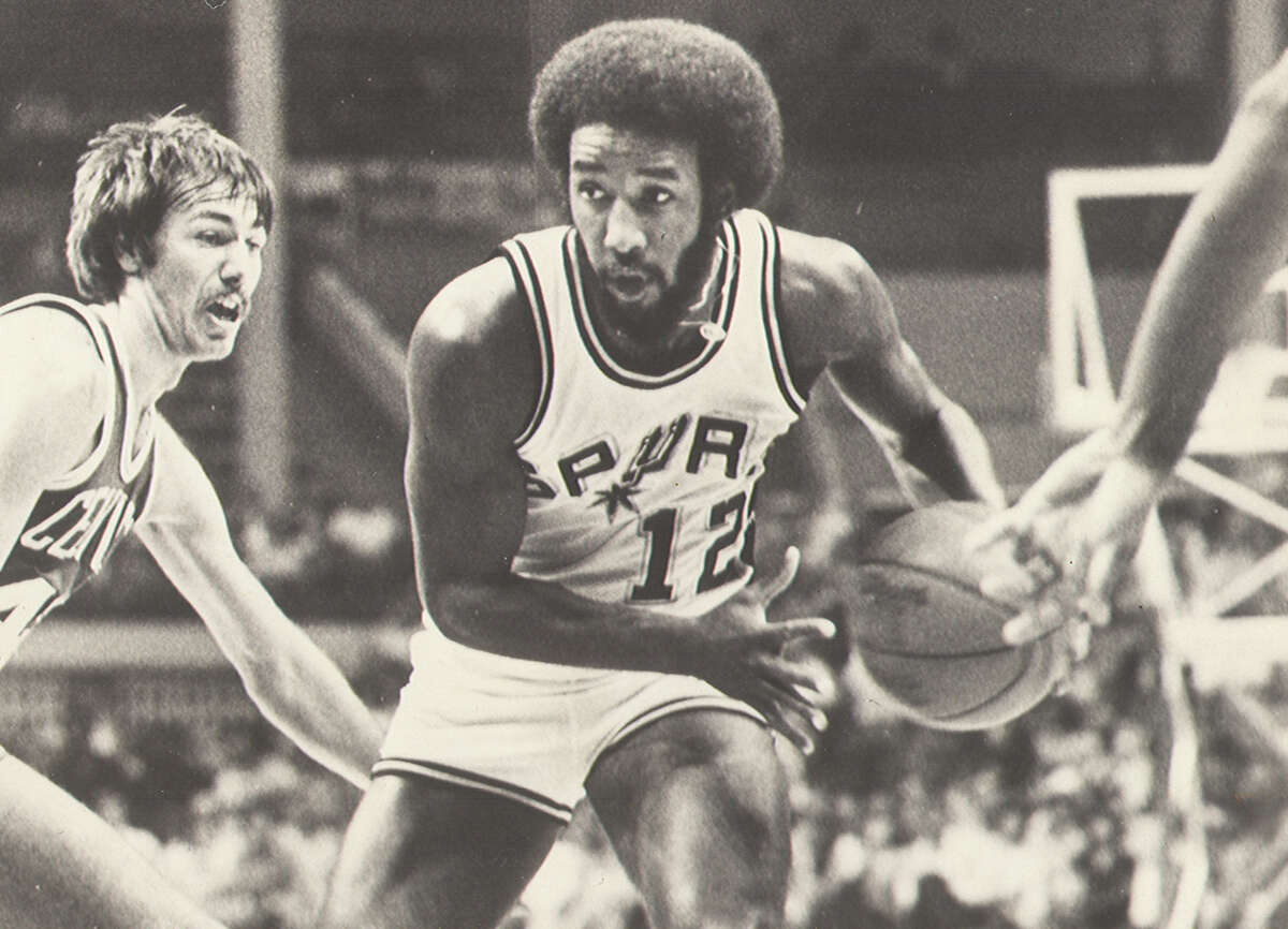 Mike Gale was important piece in Spurs' uni-verse