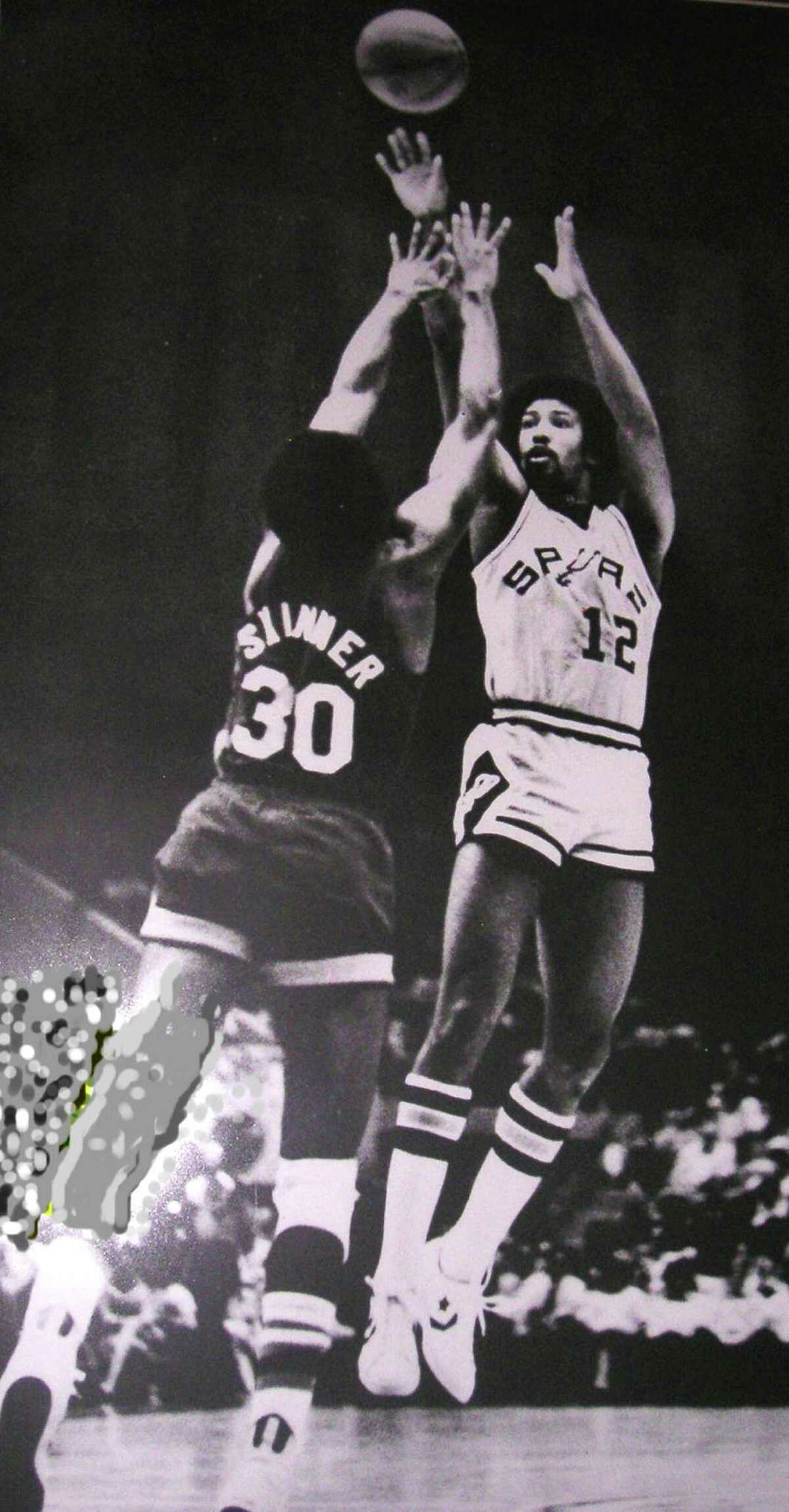 Mike Gale was important piece in Spurs' uni-verse