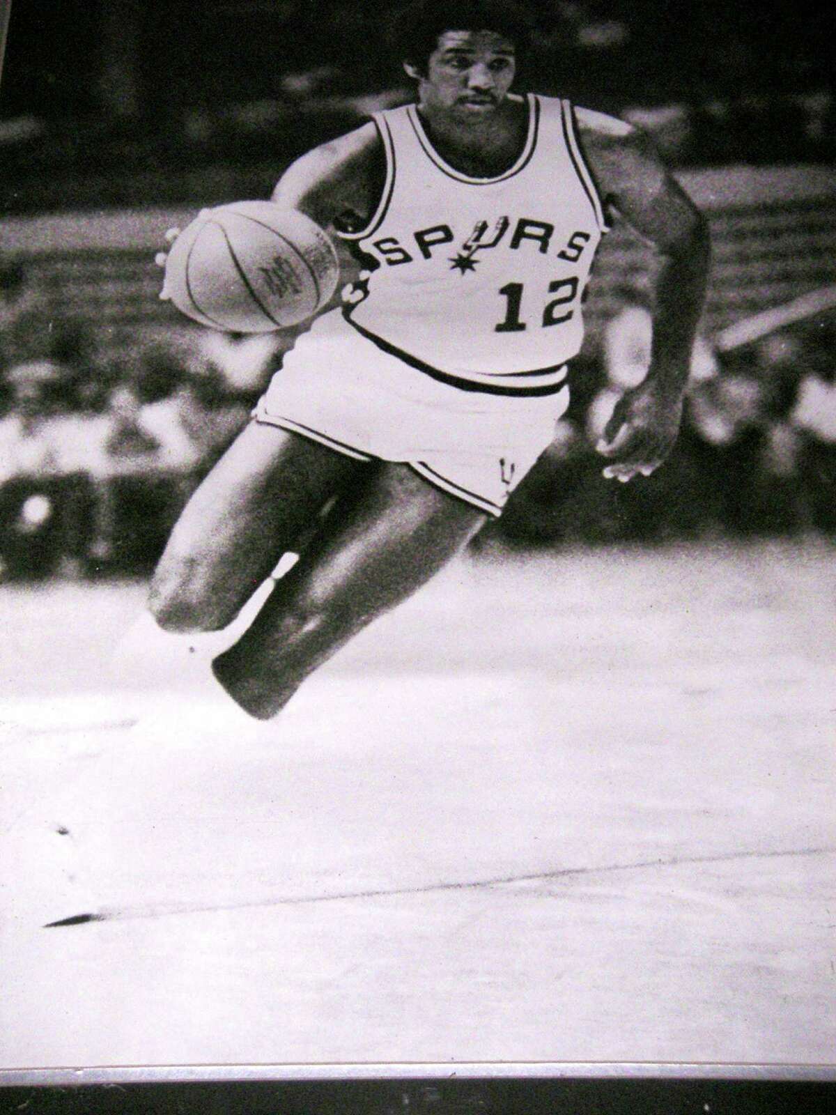 Mike Gale was important piece in Spurs' uni-verse