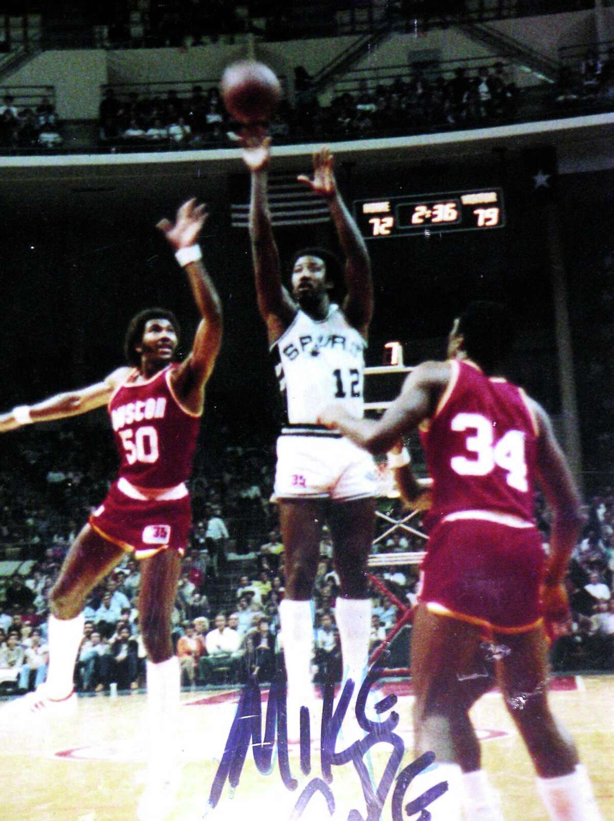 Mike Gale was important piece in Spurs' uni-verse