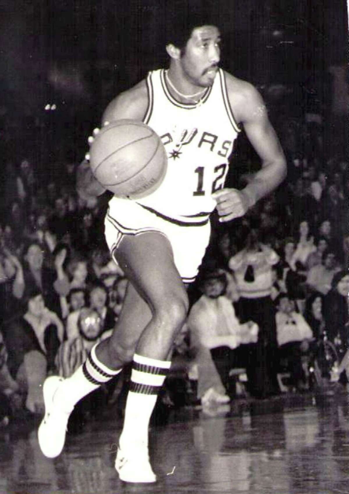 Mike Gale was important piece in Spurs' uni-verse