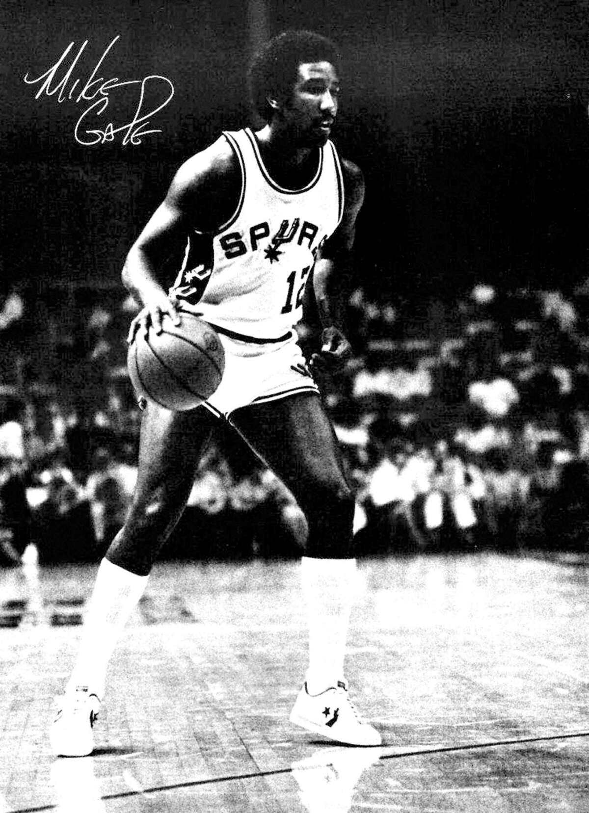 Mike Gale was important piece in Spurs' uni-verse