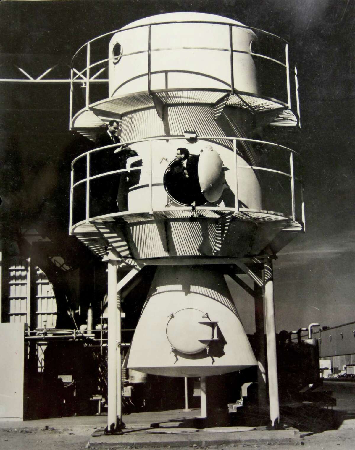 Med school collection illustrates dawn of space medicine