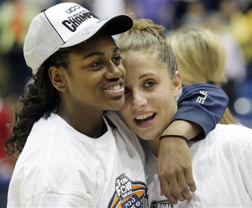 UConn rolls to 76th straight victory and another Final Four