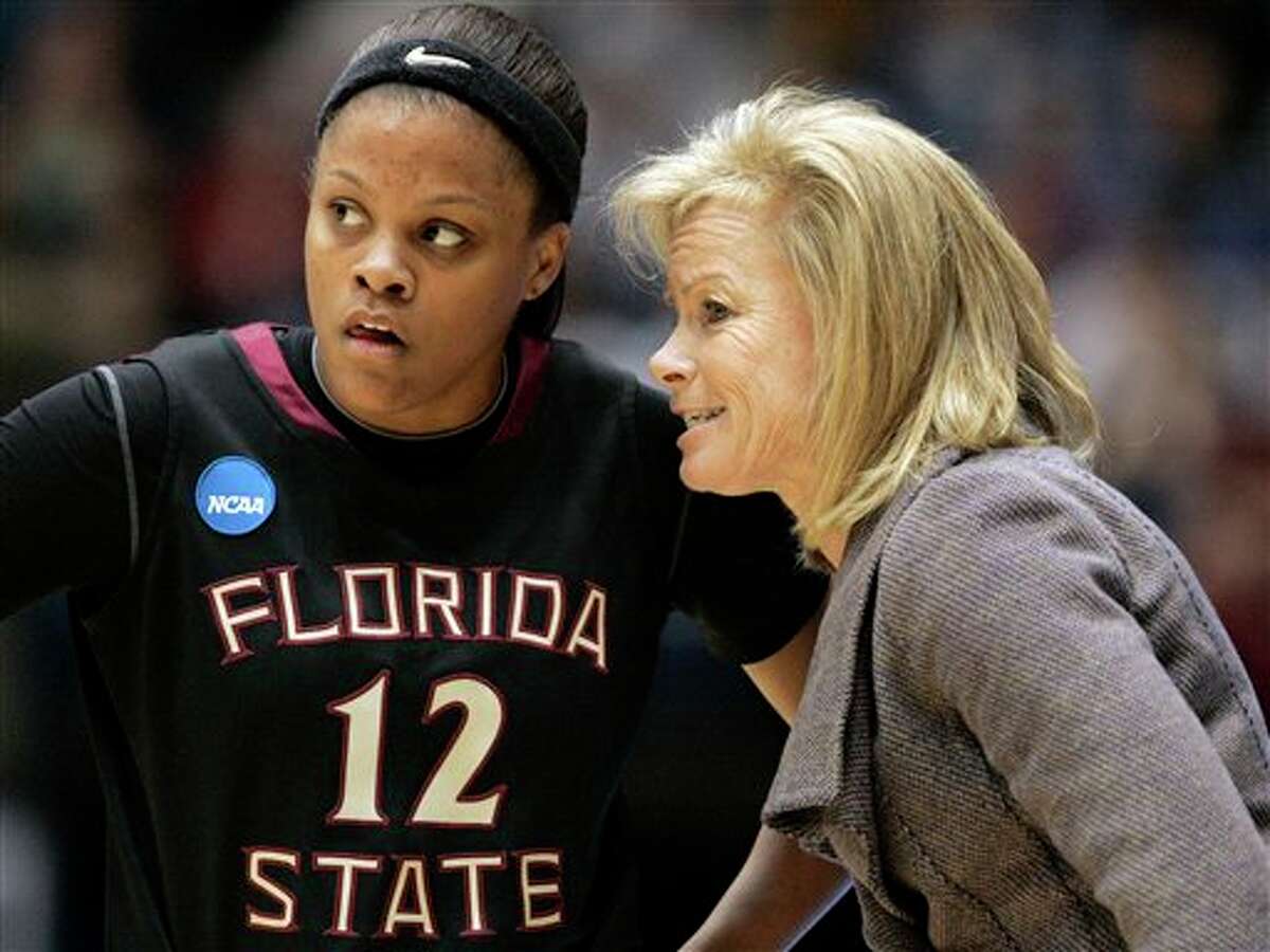 UConn rolls to 76th straight victory and another Final Four