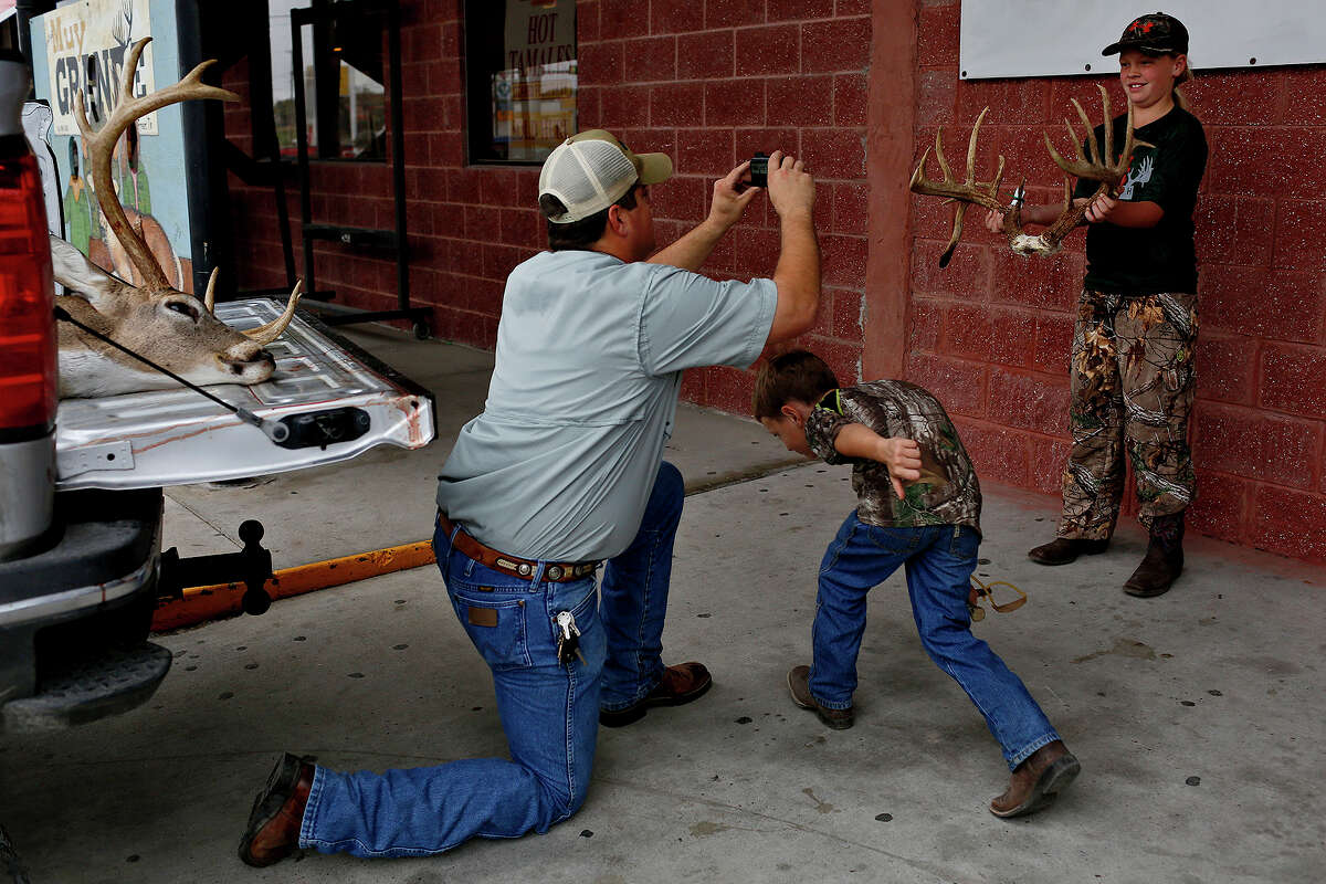 Muy Grande deer contest oldest in the state