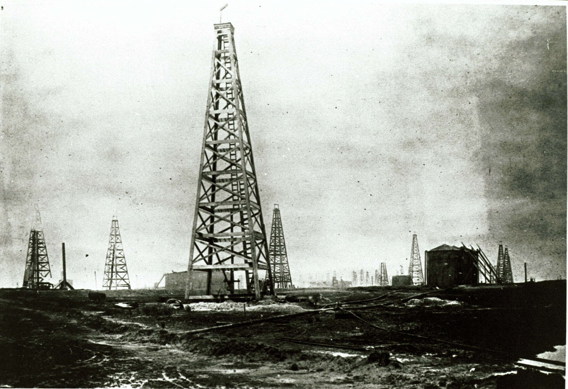 Historical photos show life during the oil boom in Texas