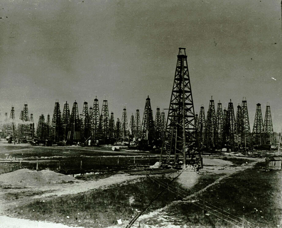 Historic photos show life during the oil boom in Texas - Houston Chronicle