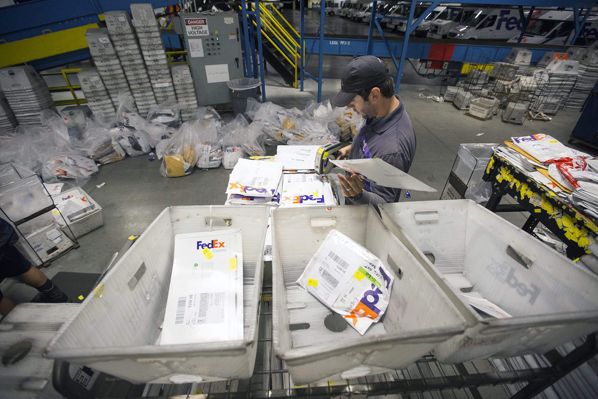 Layoffs hit hundreds of Texas FedEx employees