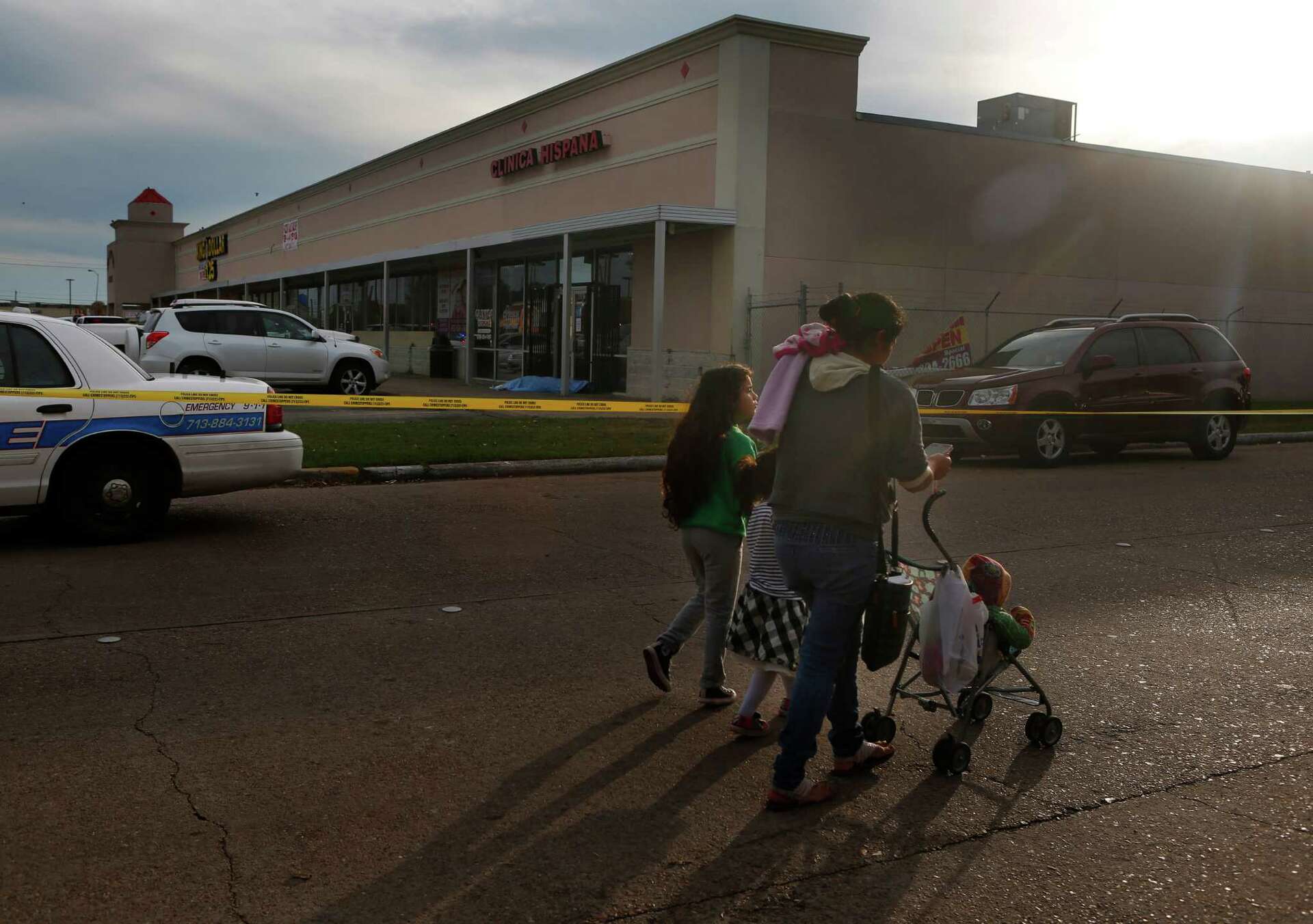 1 dead in shooting outside SW Houston clinic