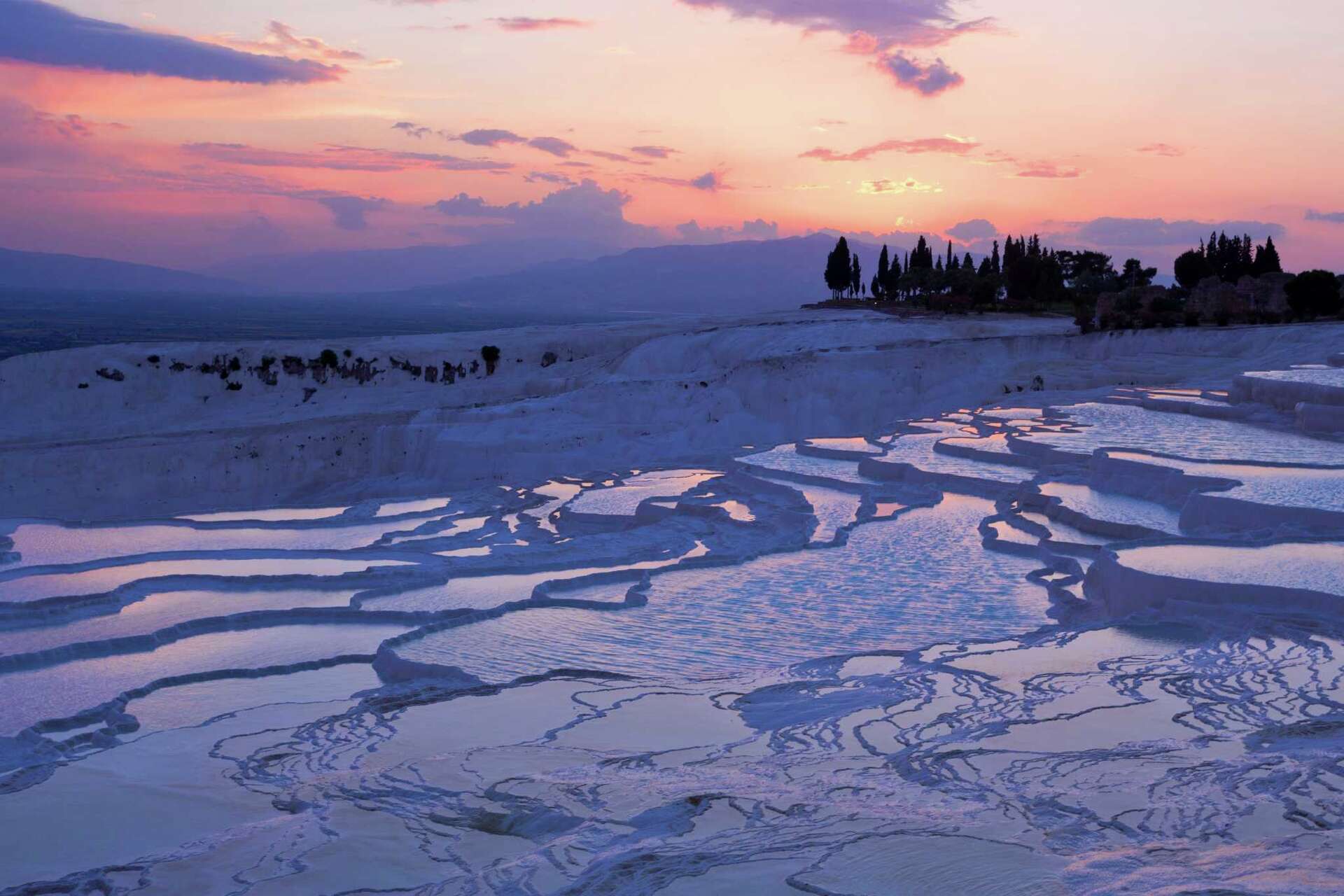 Stunning images of hot springs around the world