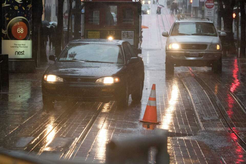 Car drives onto Powell St. cable car turnaround in S.F.