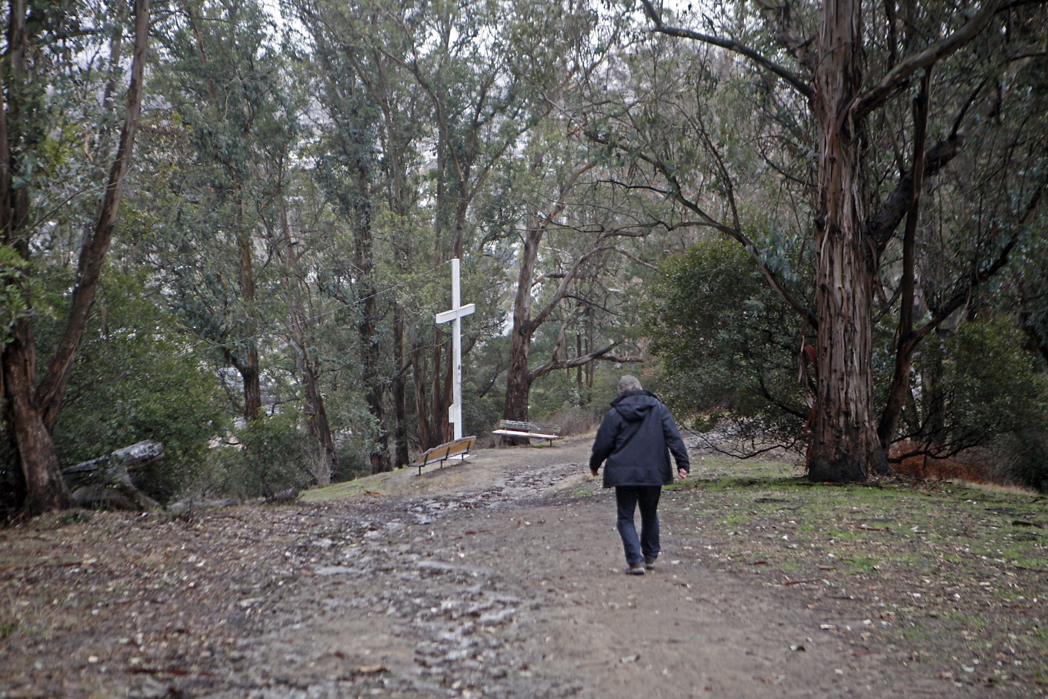 Atheists couch objections to public cross in cloak of safety