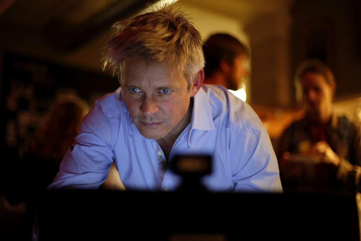 Bay Area firms make big bets on virtual reality