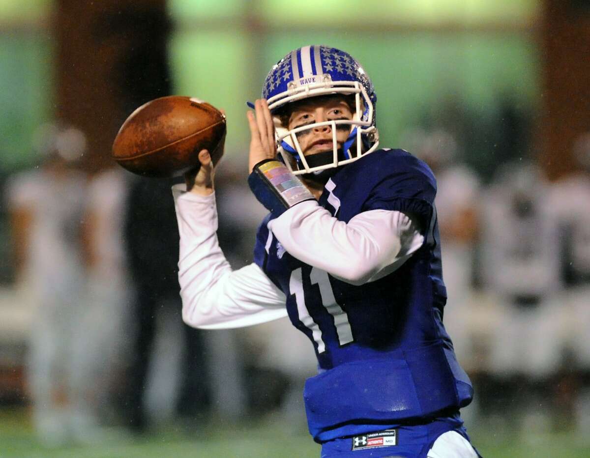 Guide to the Games: Connecticut high school football semifinals