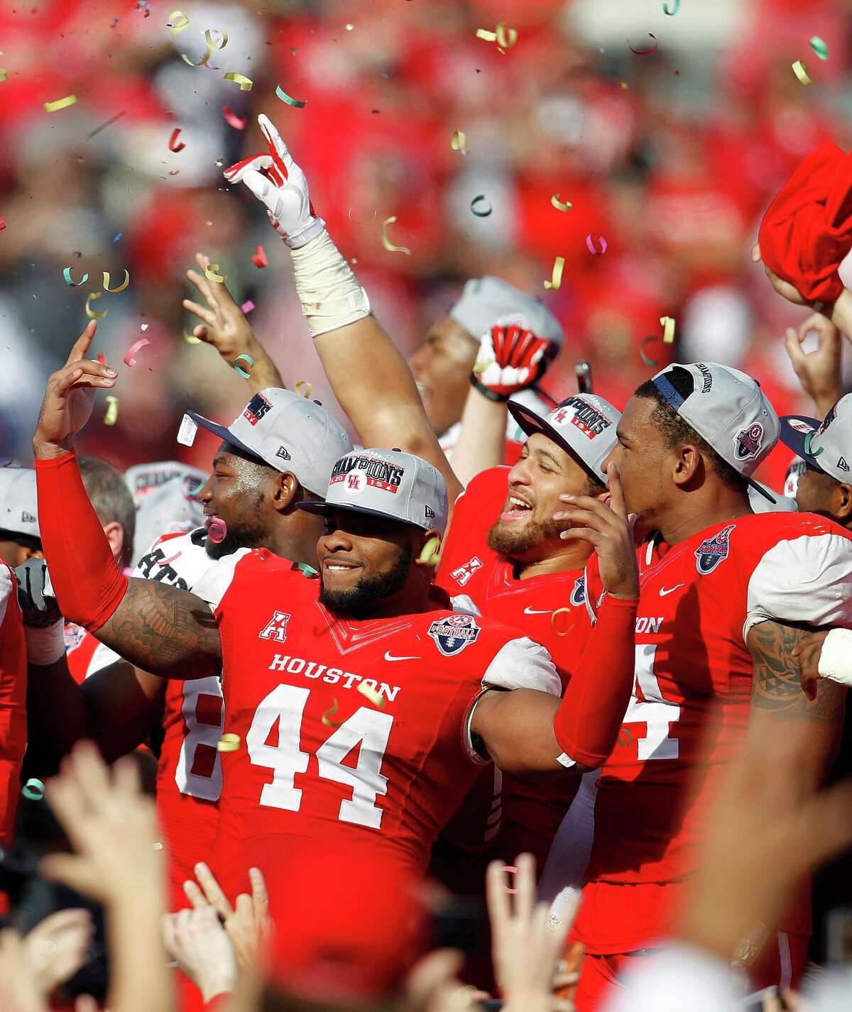 UH tops Temple for AAC championship, clinches spot in major bowl