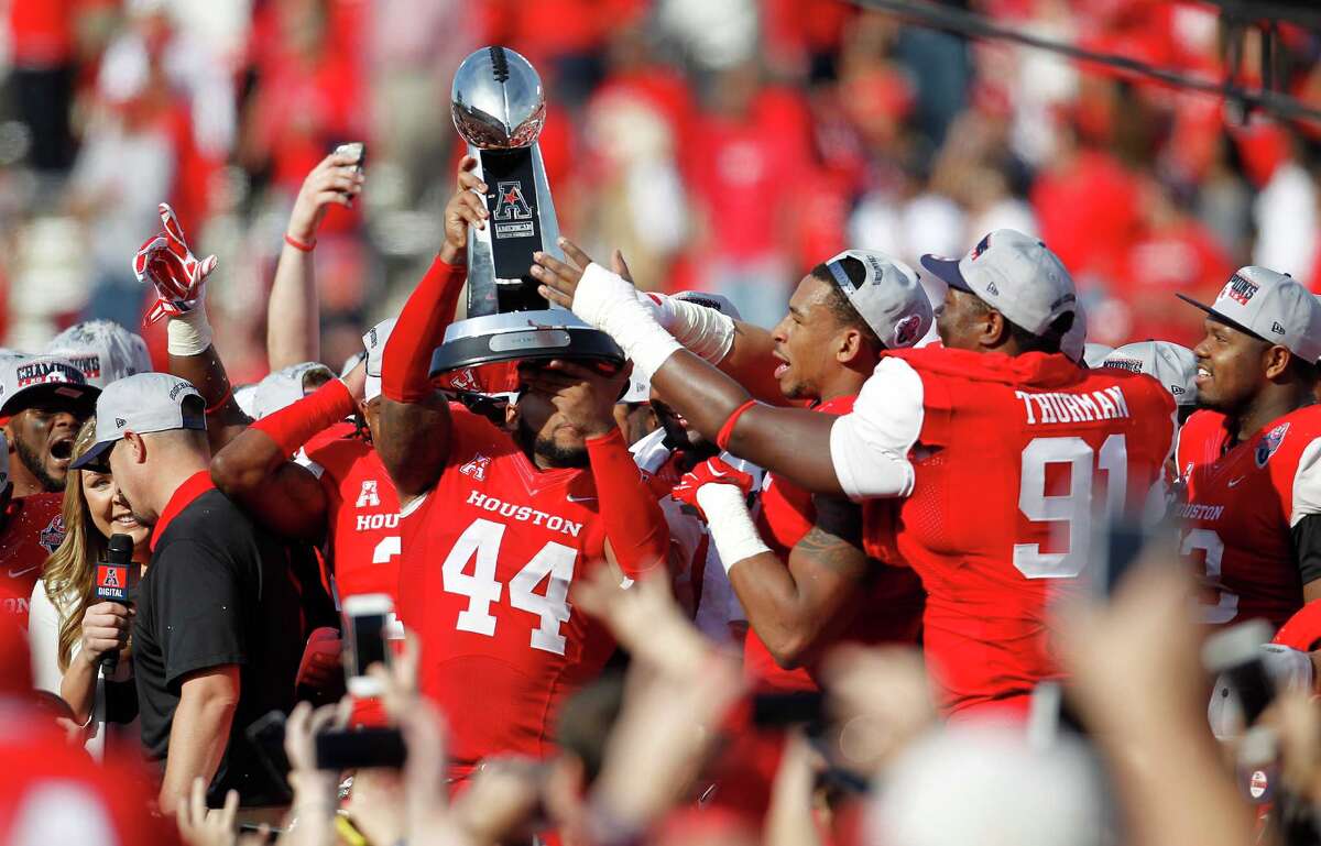 UH tops Temple for AAC championship, clinches spot in major bowl