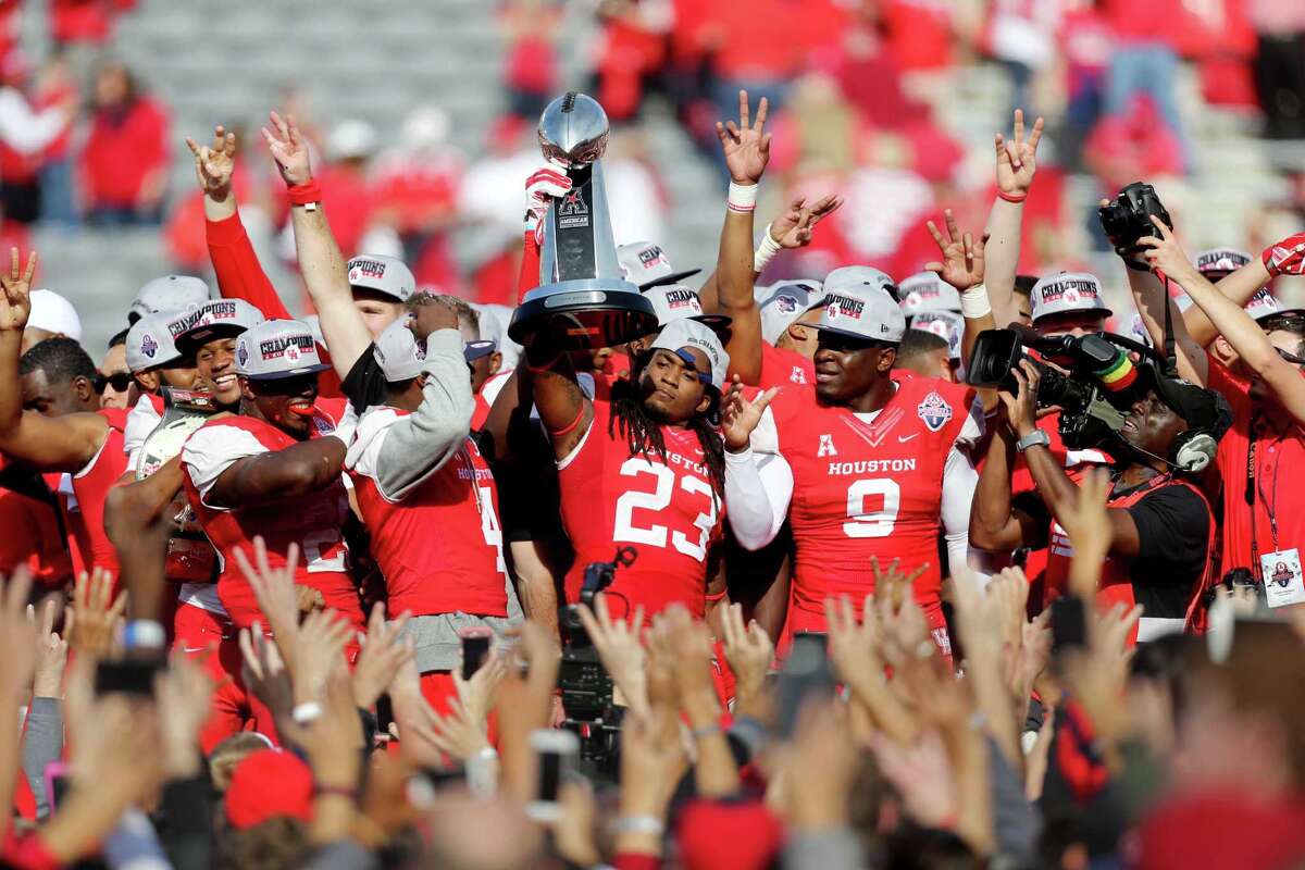 UH tops Temple for AAC championship, clinches spot in major bowl