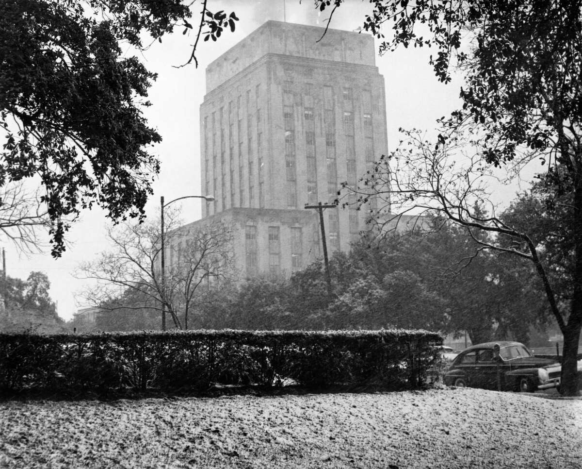 Christmas snow for Houston? A long shot, but a historic snow like these ...