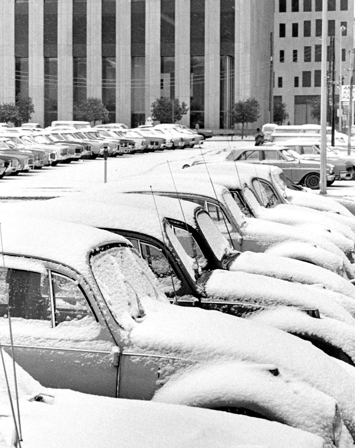Big snow, big hair, and big dreams: See what Houston looked like in 1973