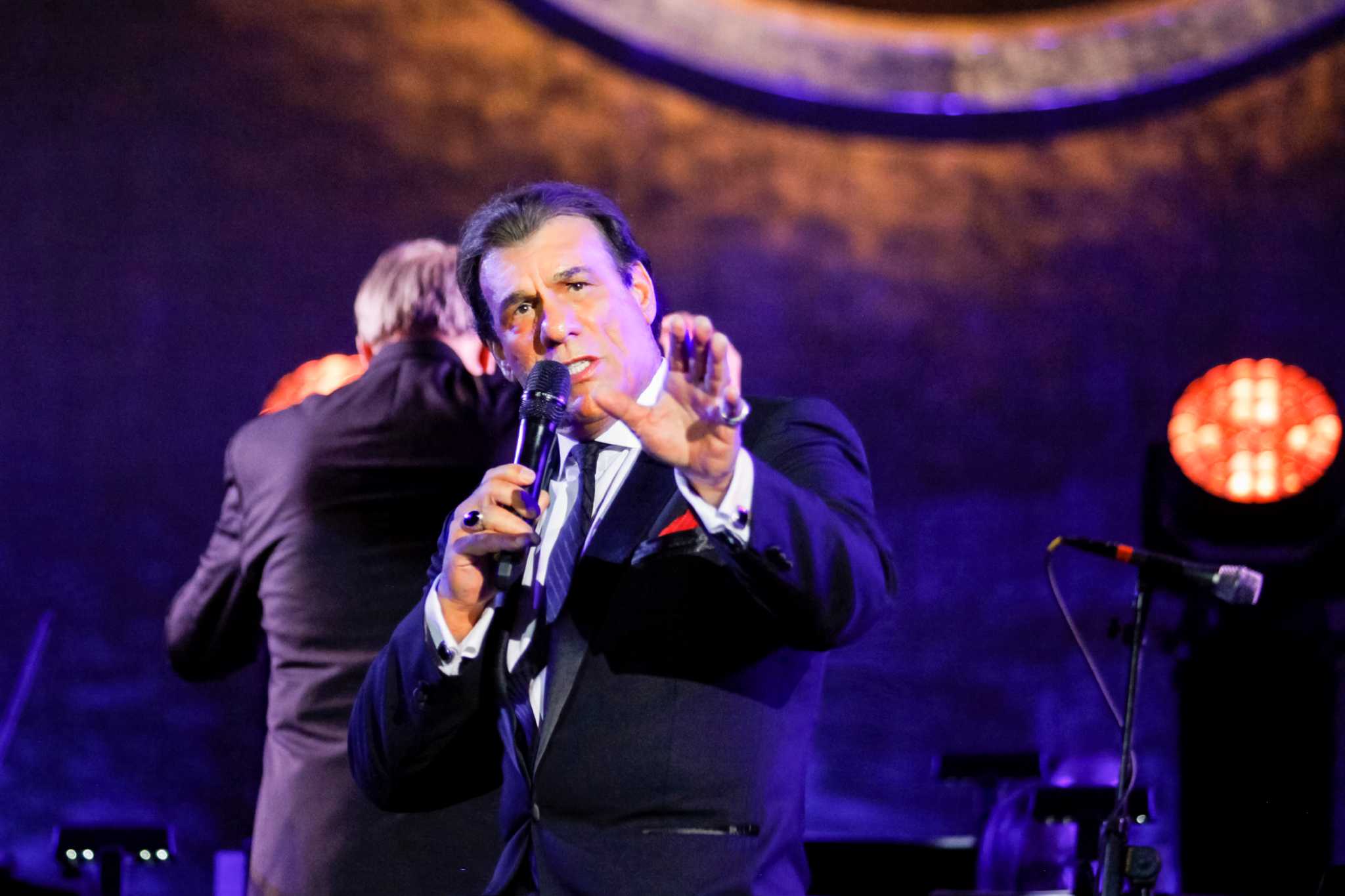 Tough-guy actor Robert Davi sings Sinatra at Foxwoods