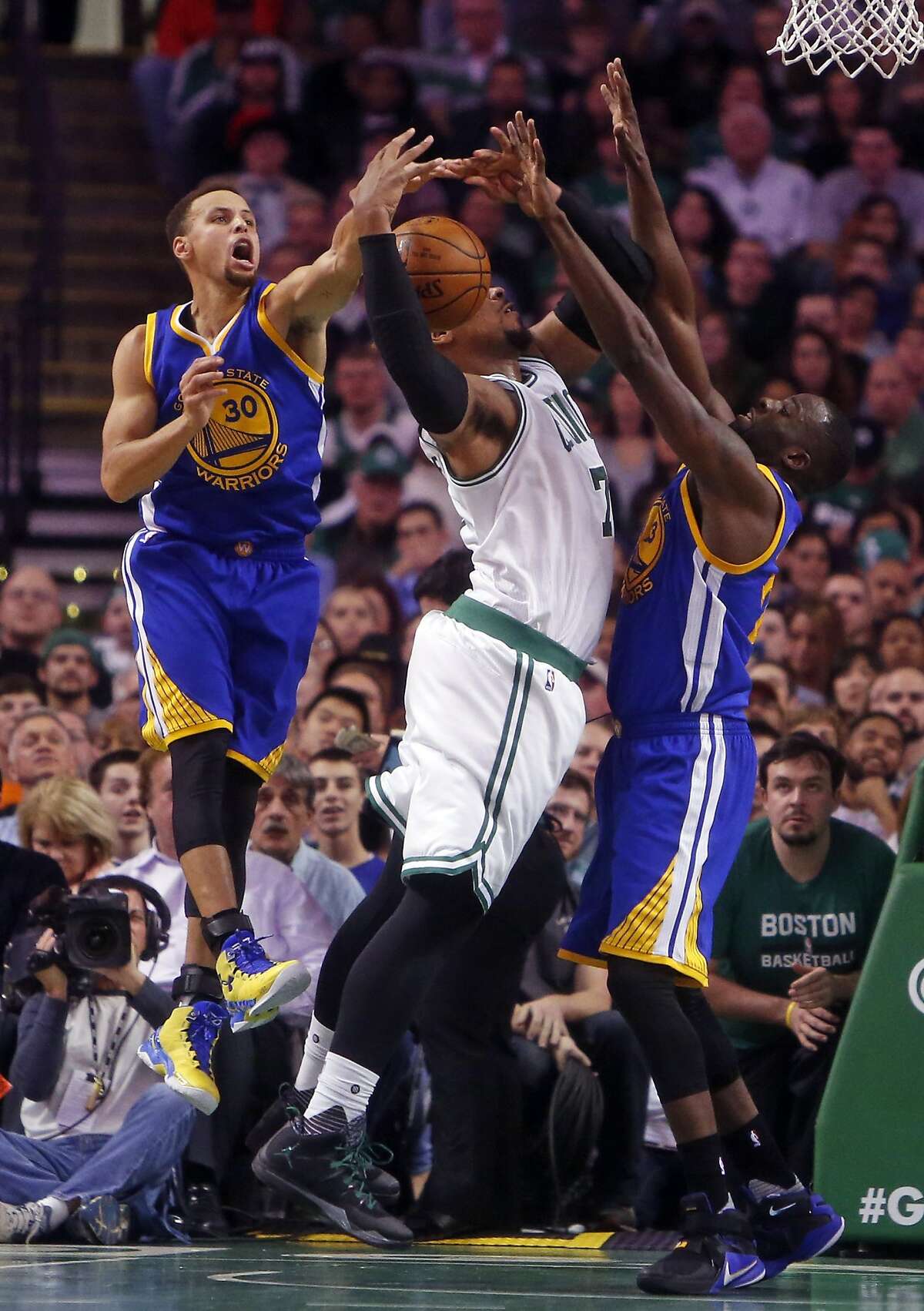 Warriors need double OT to push win streak to 28