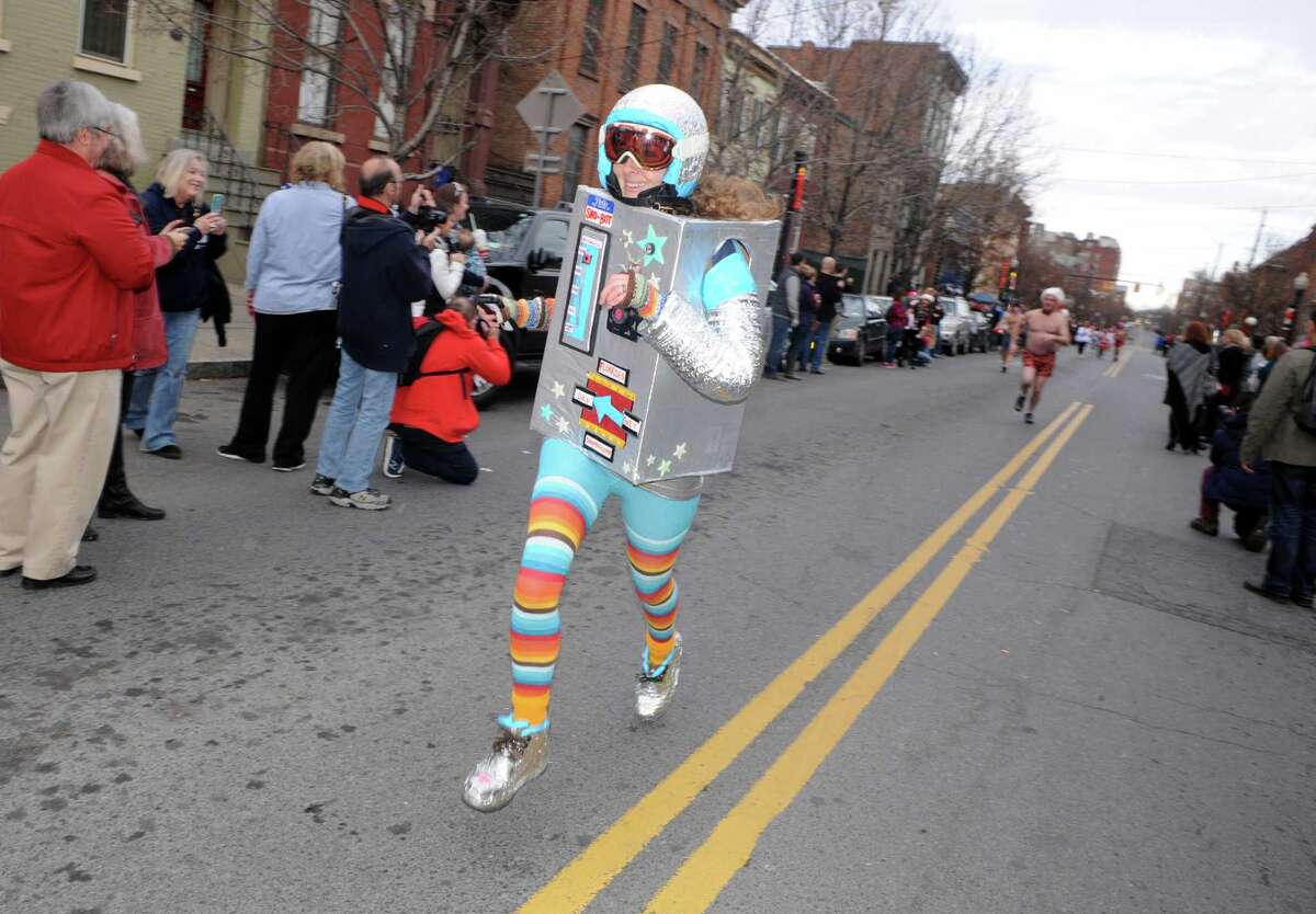 Photos: Warm experience for Santa Speedo Sprinters