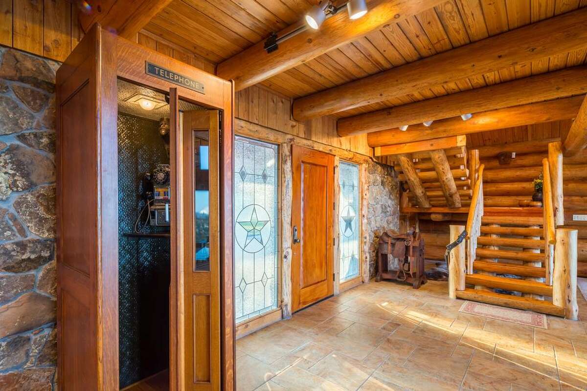 Luxury log cabin and 757-acre Texas ranch listed at $5M