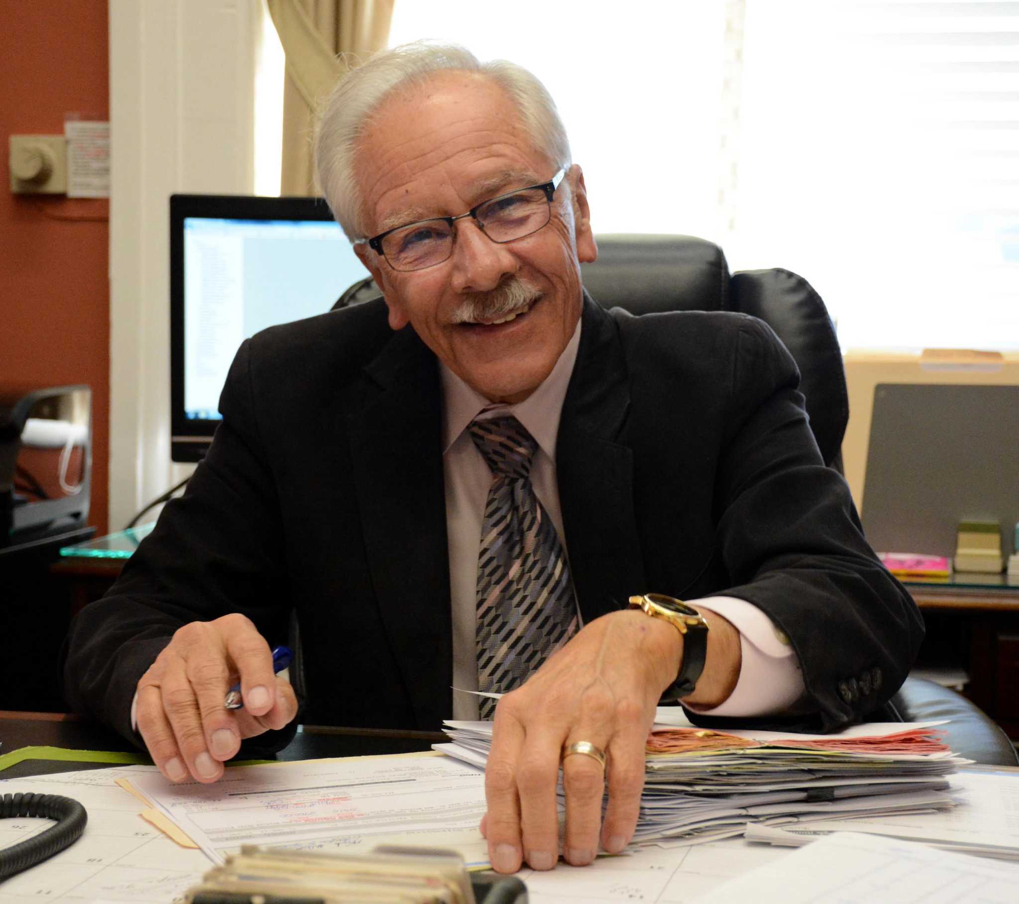New Milford Finance Director to retire