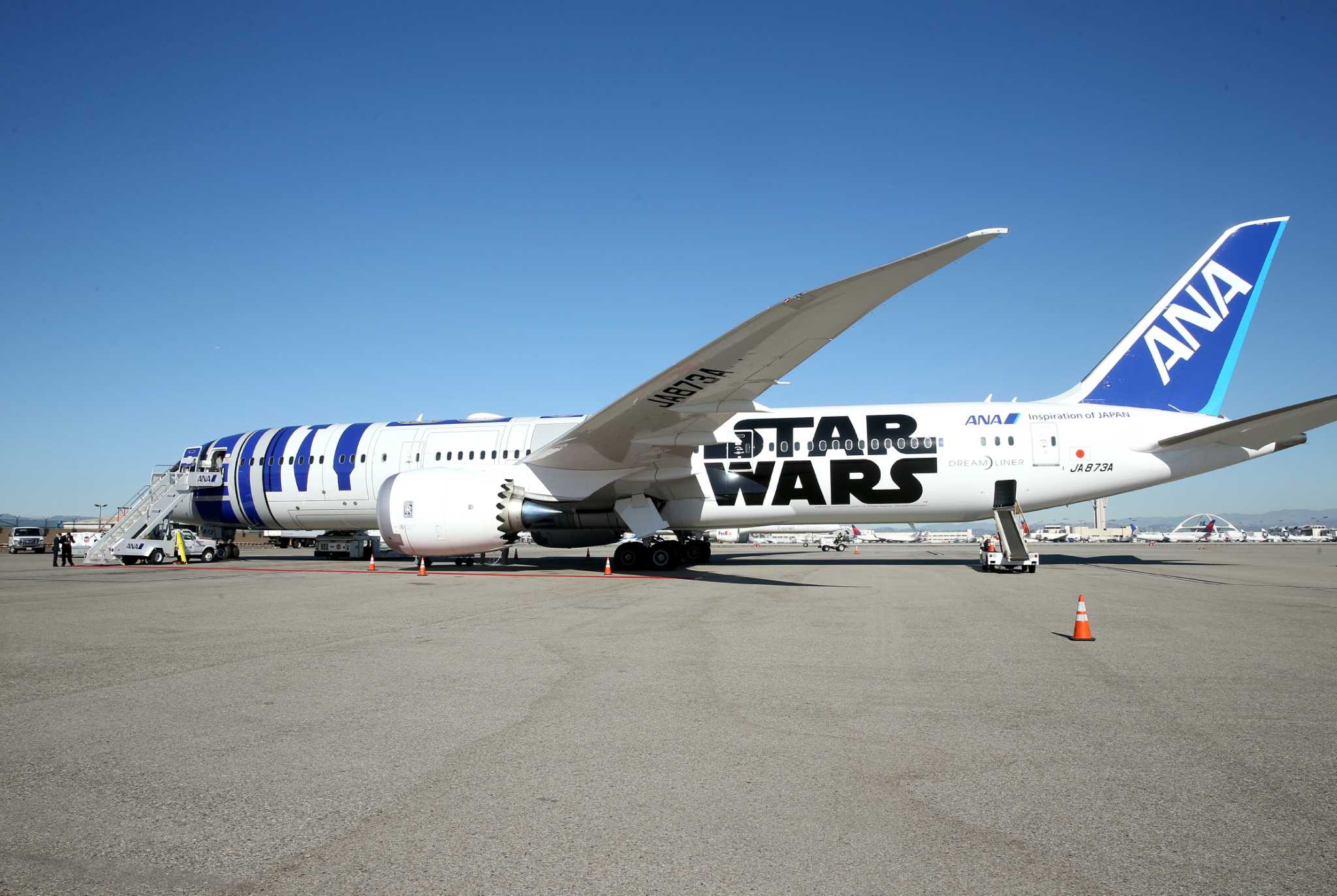 'Star Wars' themed Boeing jet takes cast to London