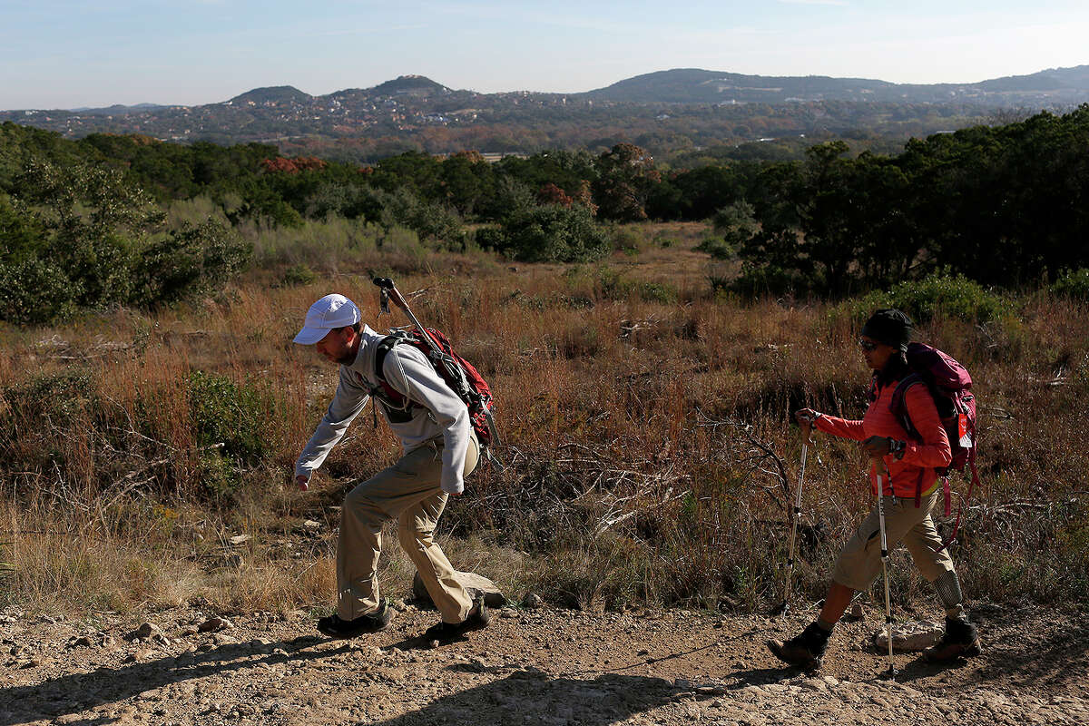 S.A. woman pushes amputees to the top