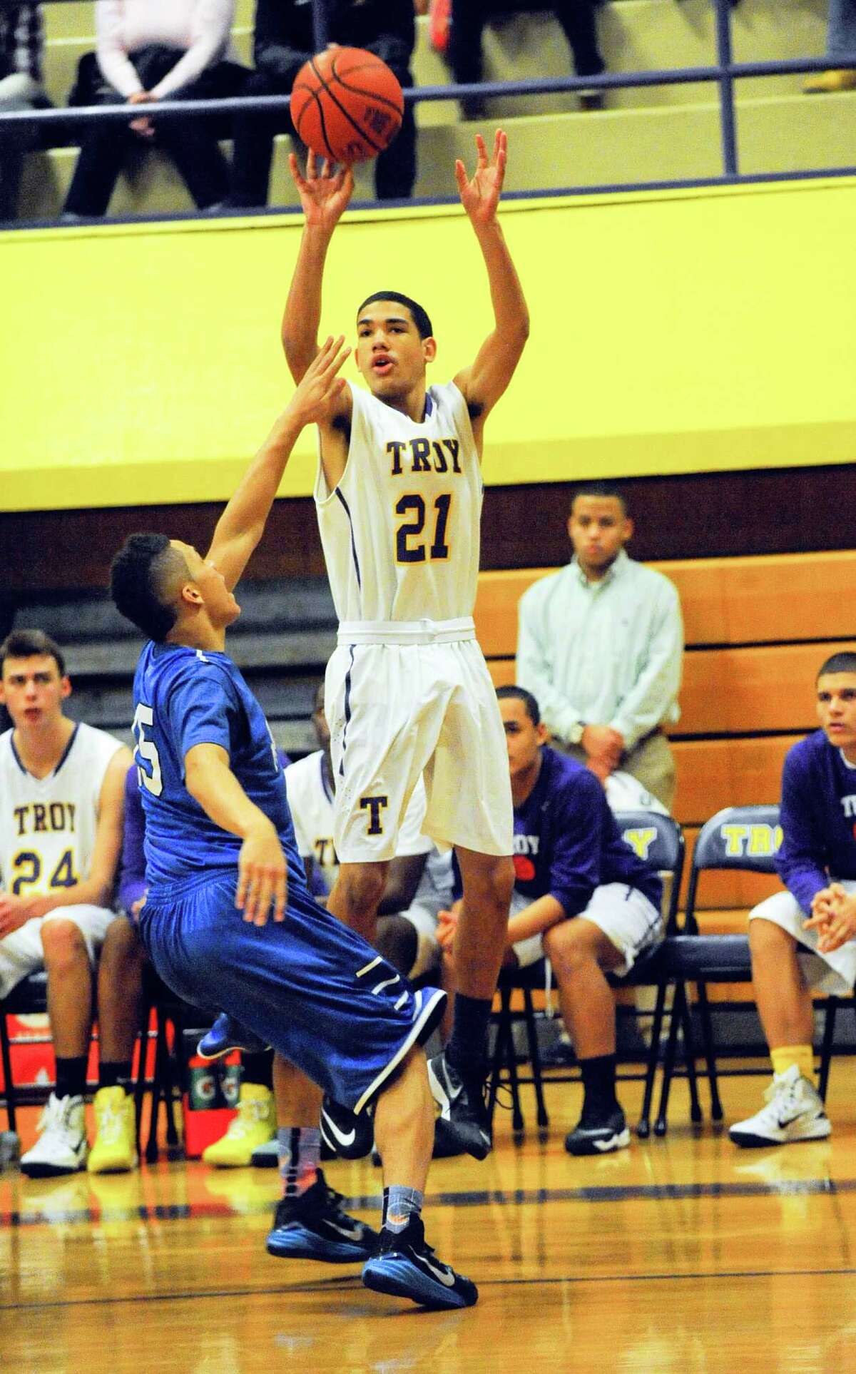 High school boys' basketball rankings