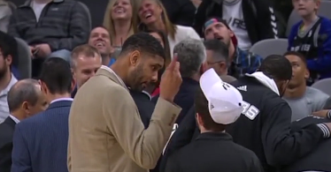 Tim Duncan never stops playing defense, swats hat from Spurs employee's ...