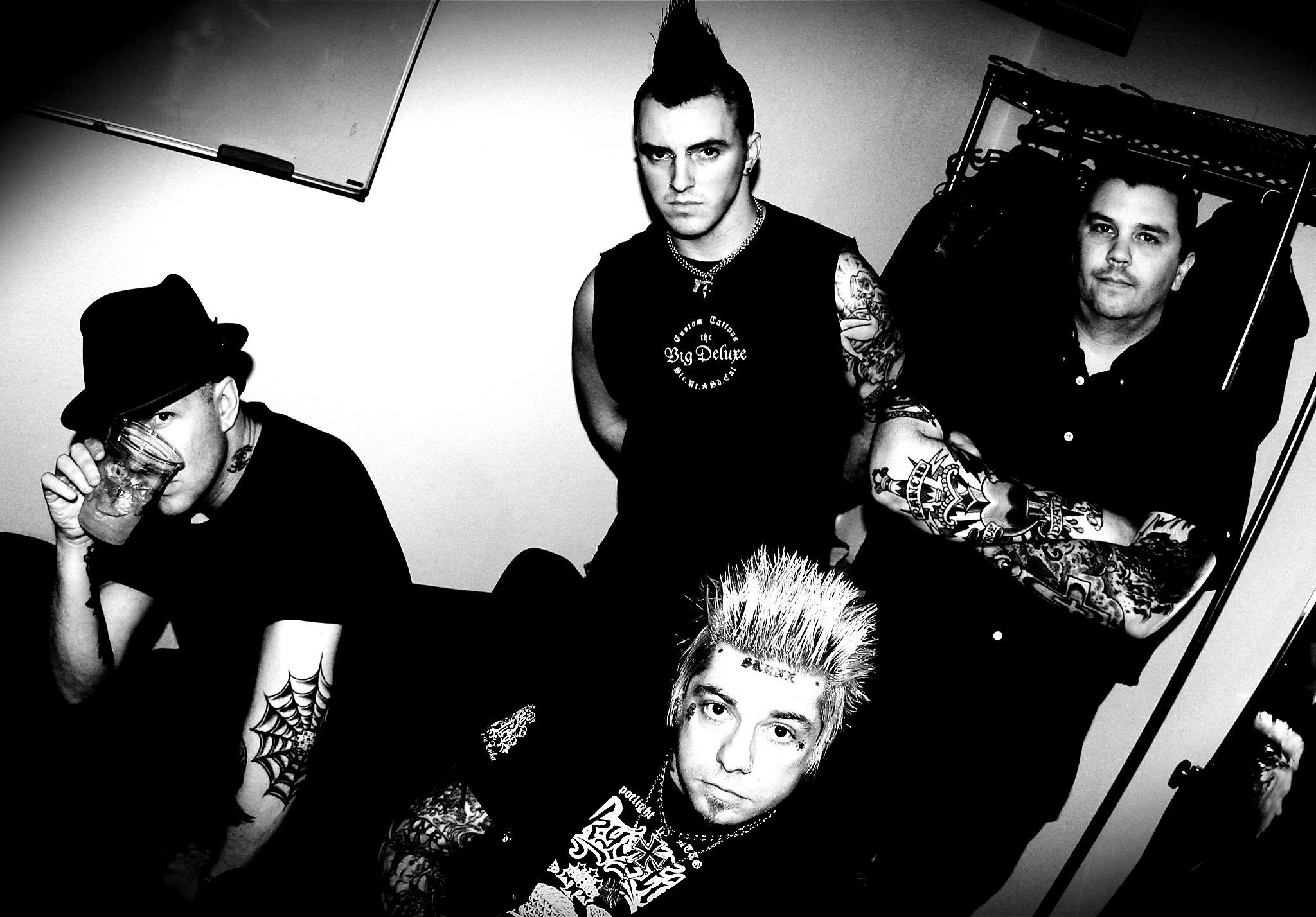 Rancid brings out the ‘Wolves’