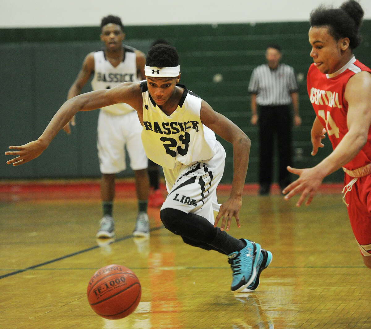 Bassick boys overwhelm Central