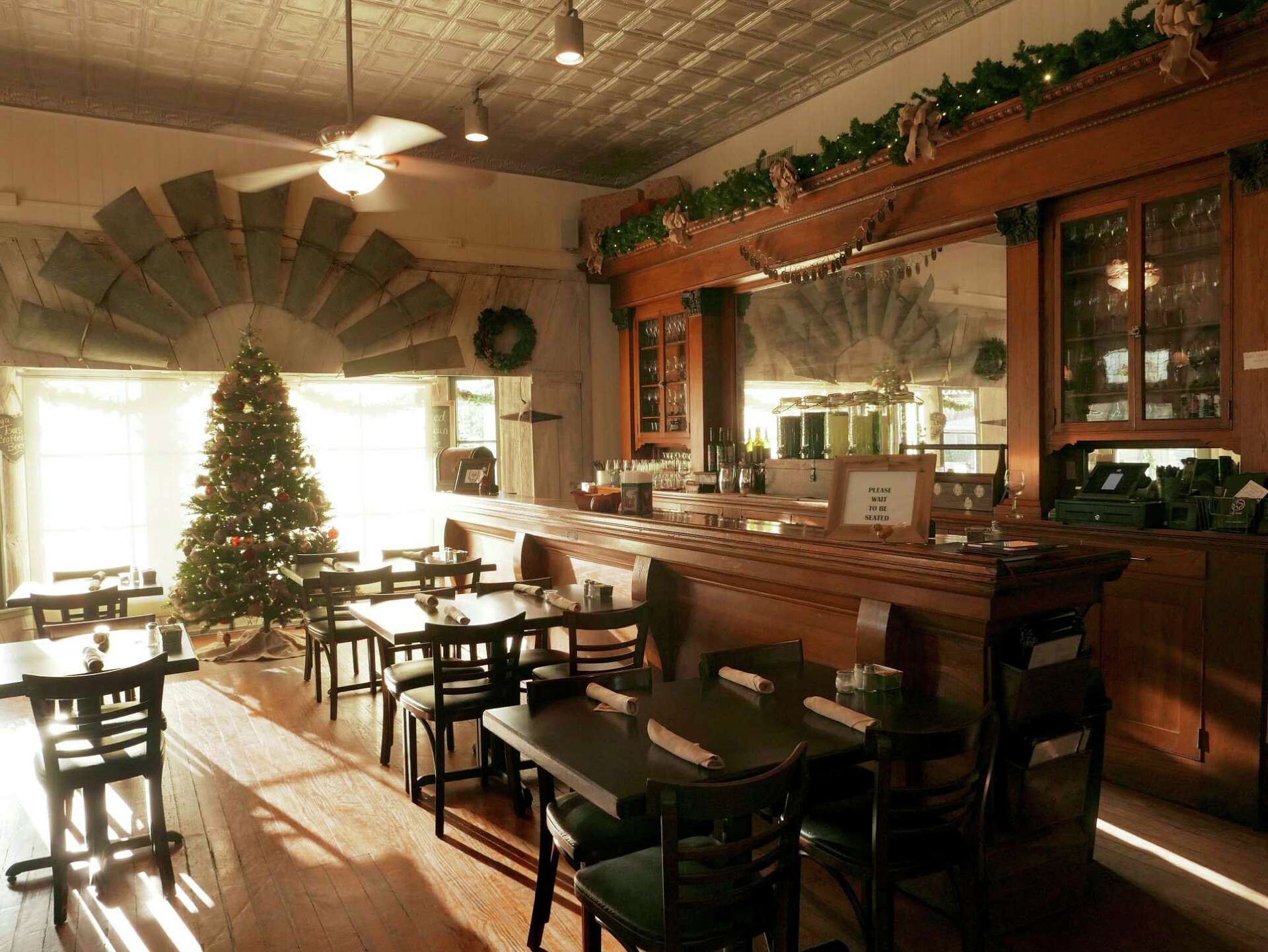 Restaurant review: Rustic approach succeeds at 259 Brantley’s Bistro in ...