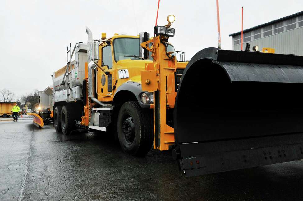 New York state DOT unveils larger snow plows