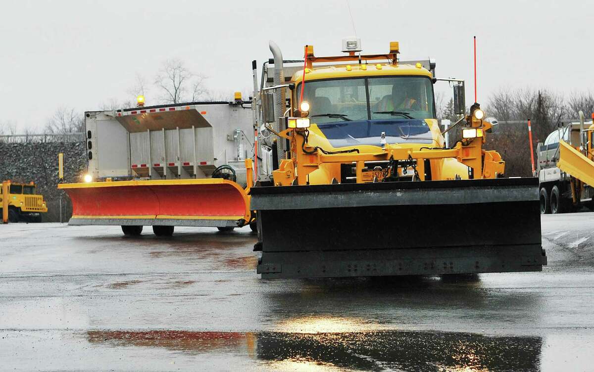New York state DOT unveils larger snow plows