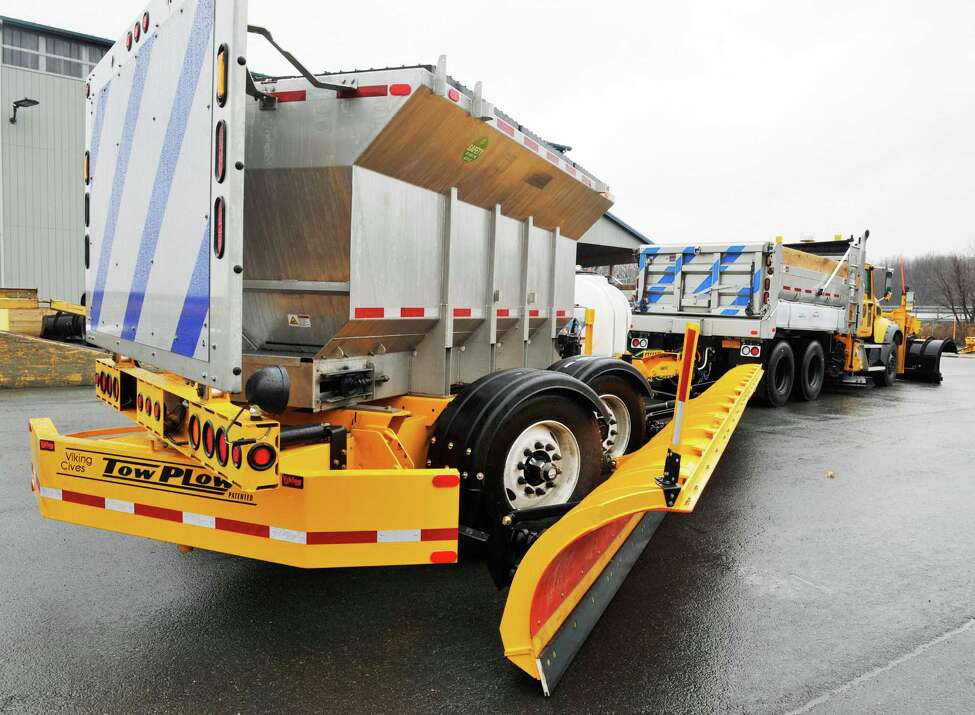 New York state DOT unveils larger snow plows