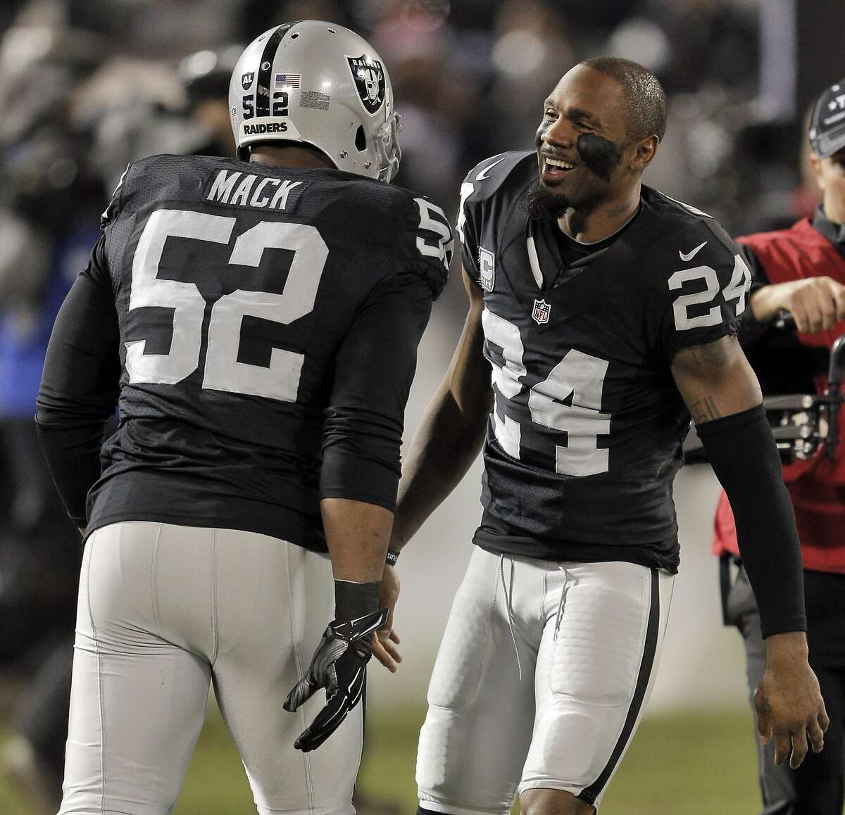 Oakland Raiders fans plead for a stay