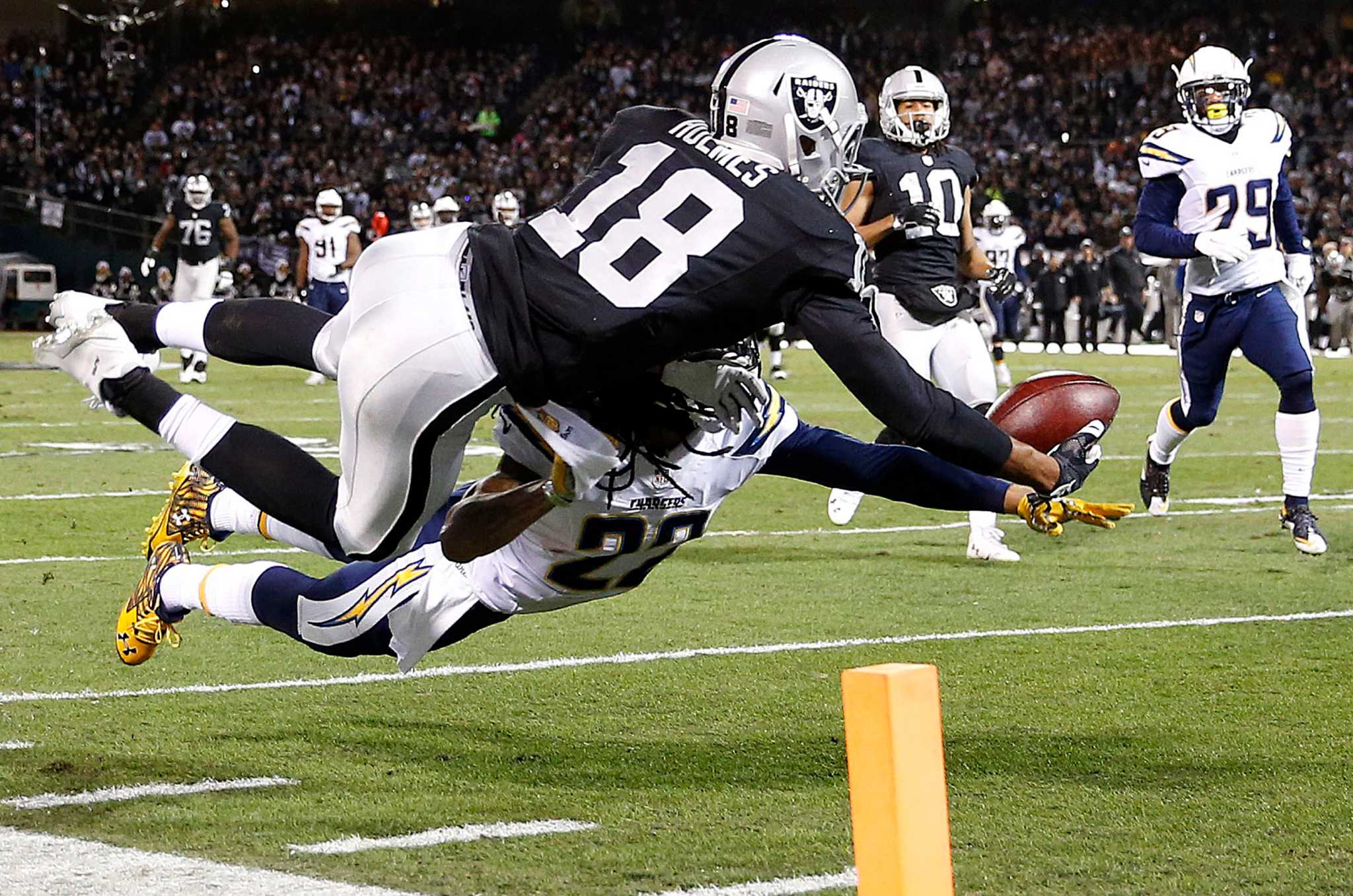 Raiders rise to occasion, win possible finale in Oakland