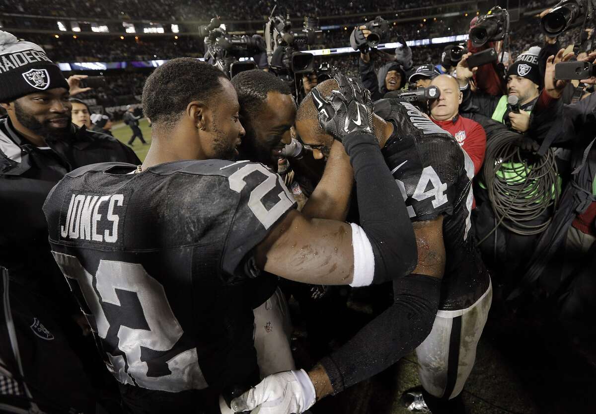 Oakland Raiders fans plead for a stay