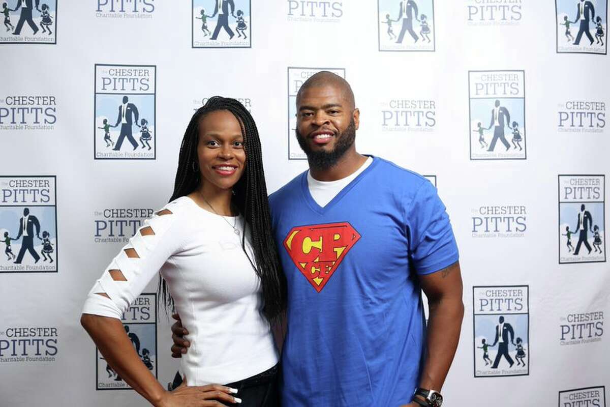 Ex-Texans player Wade Smith hosts charity event
