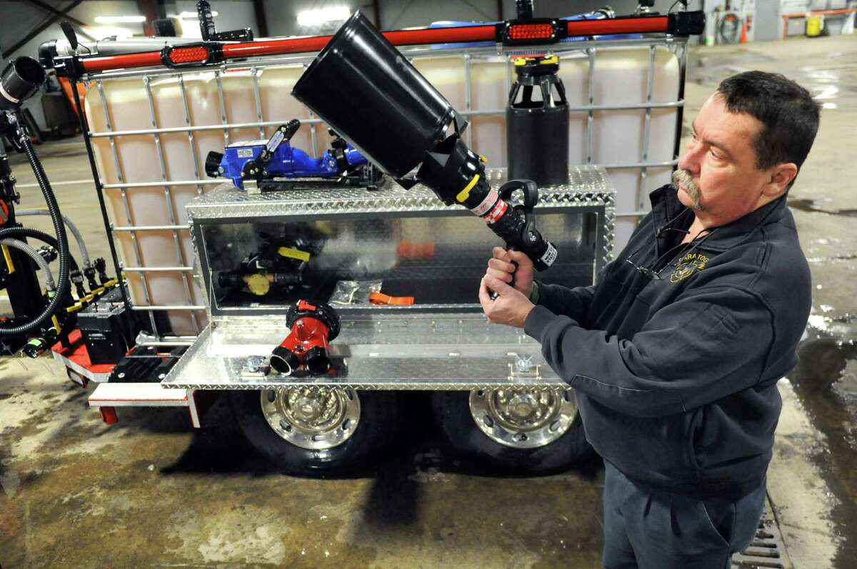 Foam trailer to fight fires
