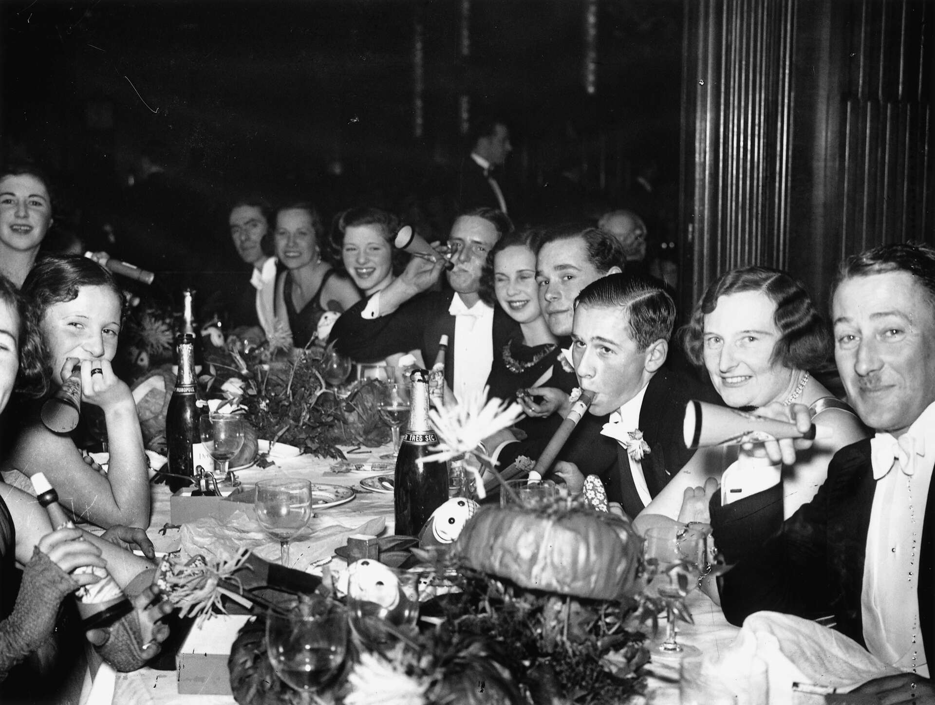 Vintage New Year's Eve - great archival photos from decades past