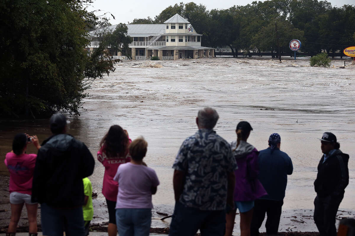 Photos show the worst floods to hit the San Antonio area throughout the ...