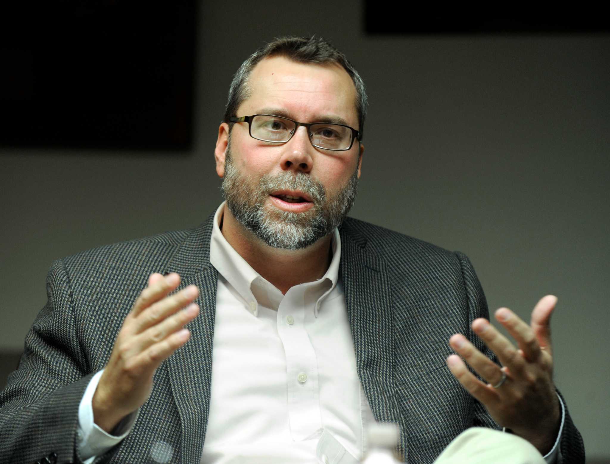 Former New Milford mayor promises bonuses, insurance coverage in final ...