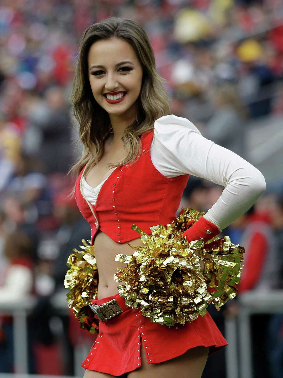 NFL cheerleaders from Week 17