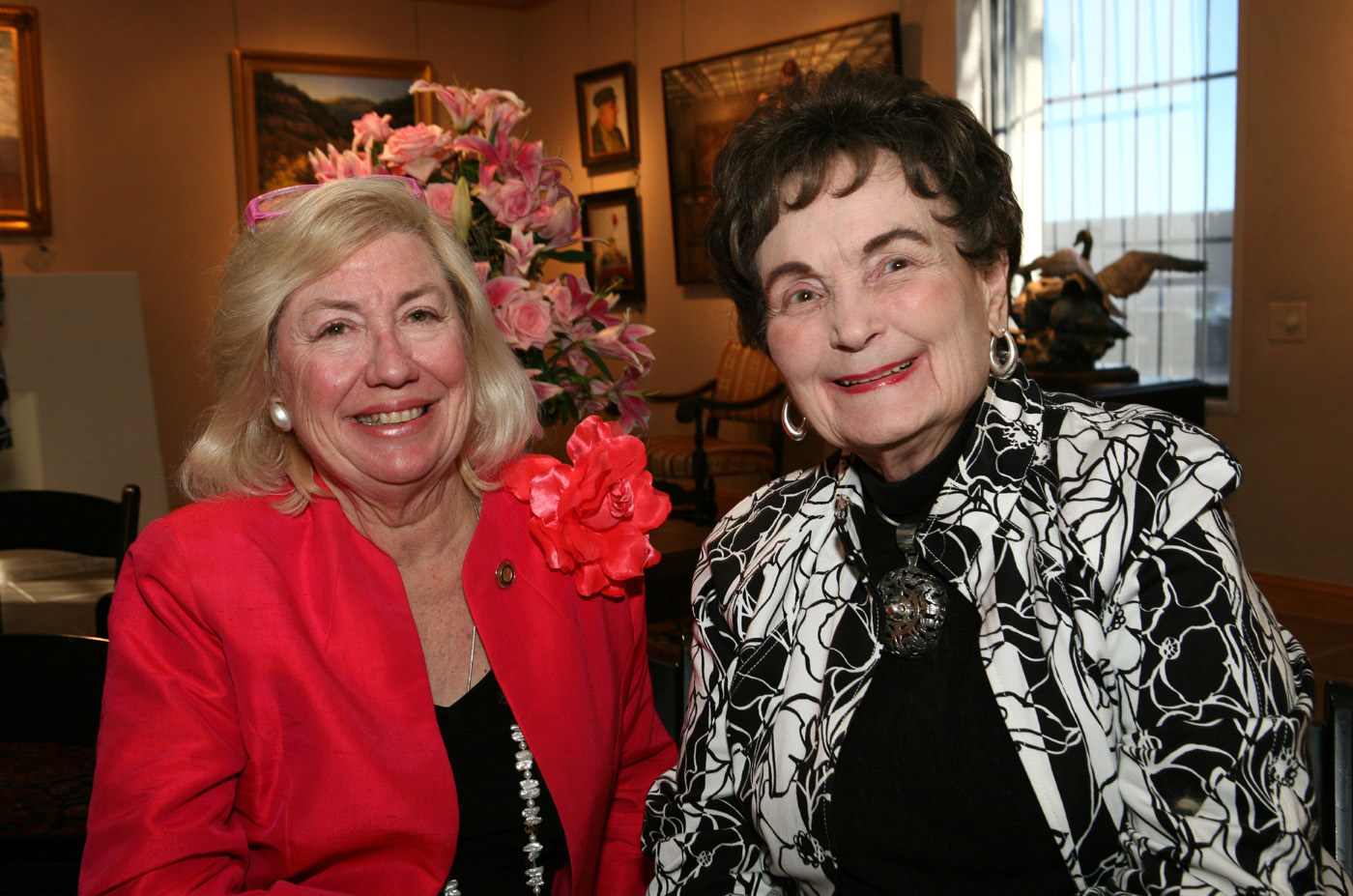 Albright to speak at award dinner