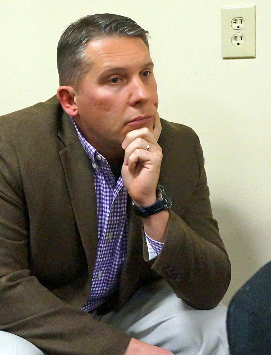 Partisan sniping erupts as GOP selectmen override Tetreau